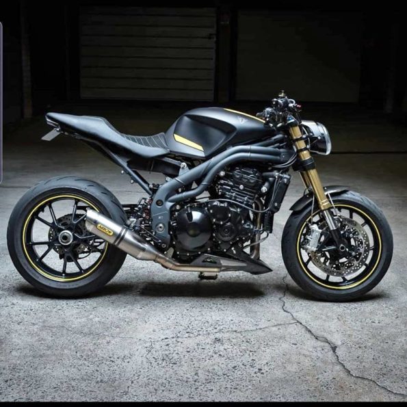 Custom Triumph Speed Triple 1050 in on sale - Adrenaline Culture of Speed