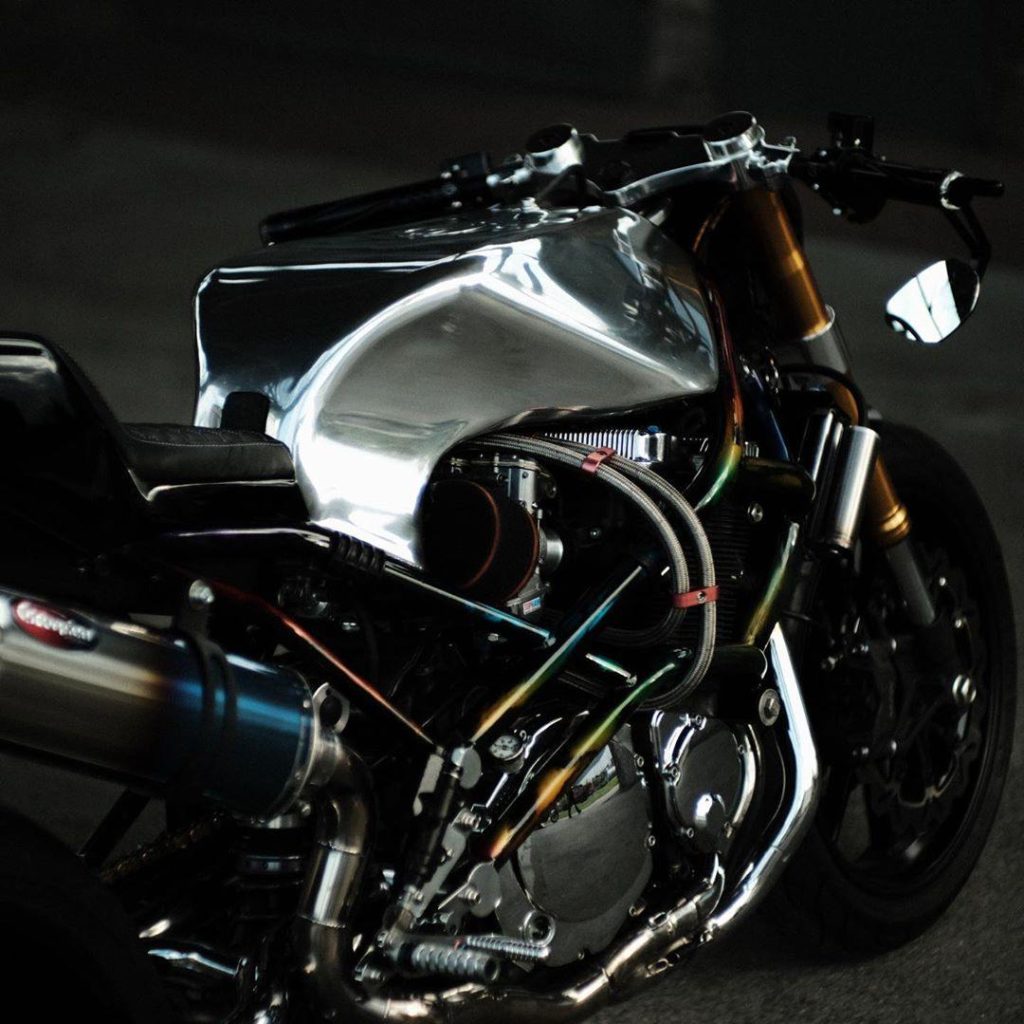 Incredible Suzuki custom with harris magnum frame - Adrenaline Culture ...