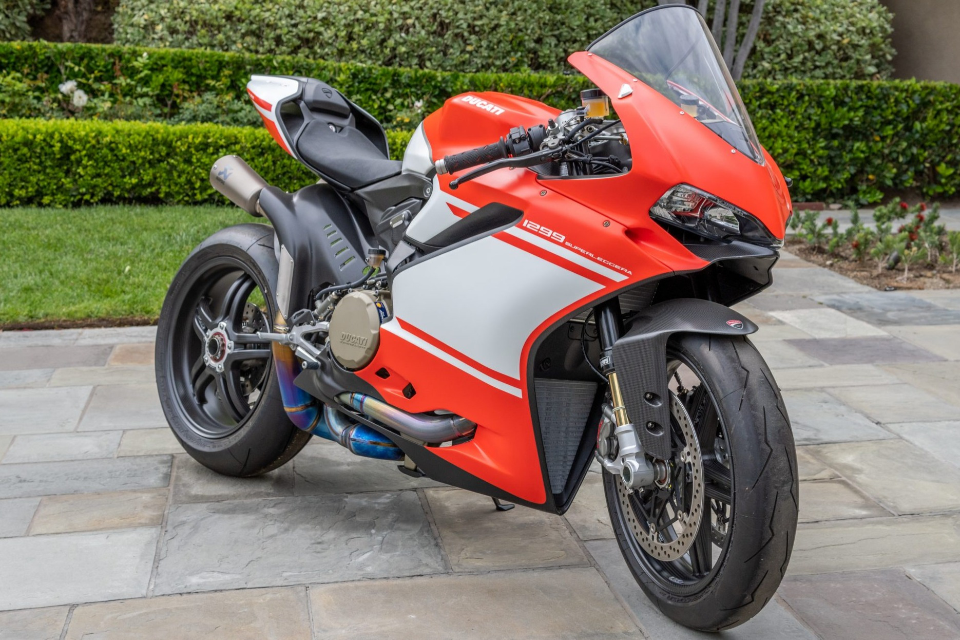 The limited-edition 2017 Ducati 1299 Superleggera goes on auction ...