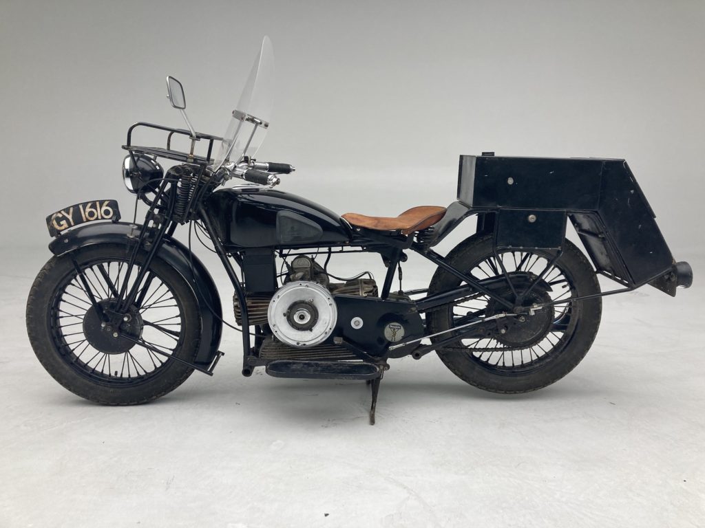 Fulton’s “One Man Caravan” with 1932 Douglas “Bulldog” - Adrenaline ...