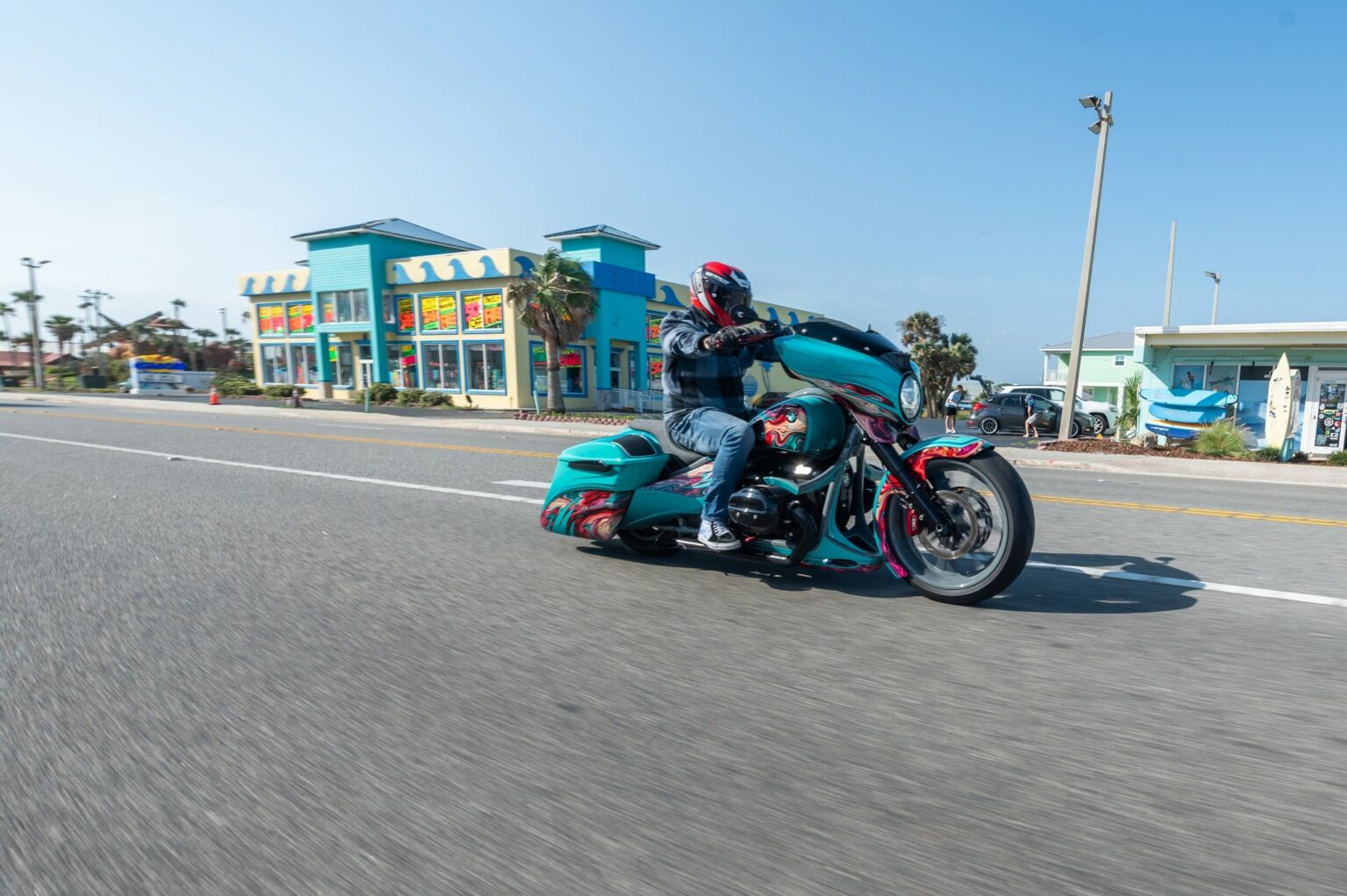 Fred Kodlin builds gorgeous radical BMW R 18 custom.Fred Kod