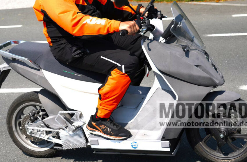 The new KTM electric scooter is spied.The new KTM electric s