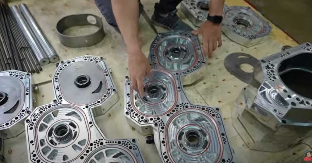 The World's Only 12-Rotor Engine: A Unique and Powerful Mach