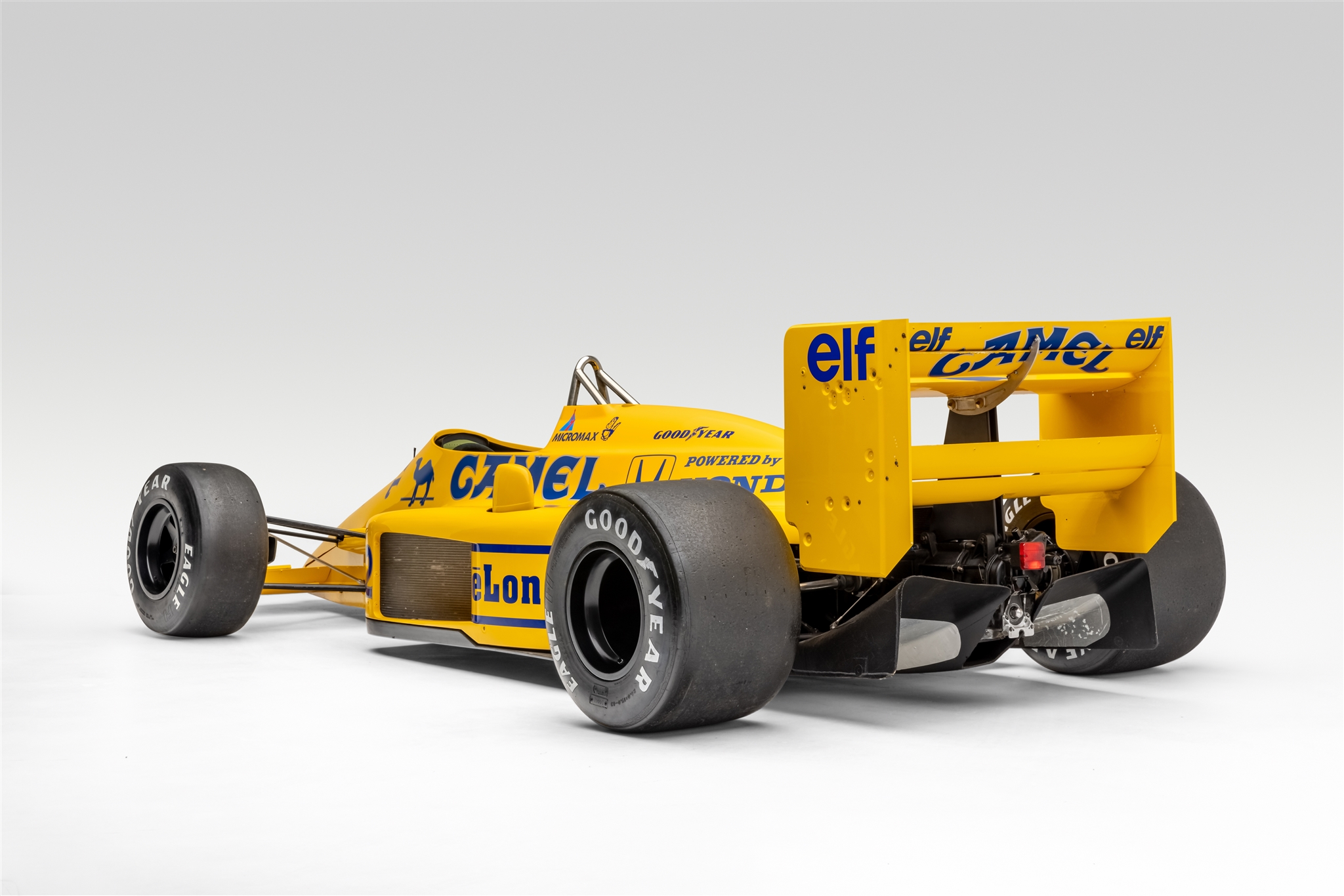 The Lotus 99T: A technological marvel marked the beginning of a new era ...