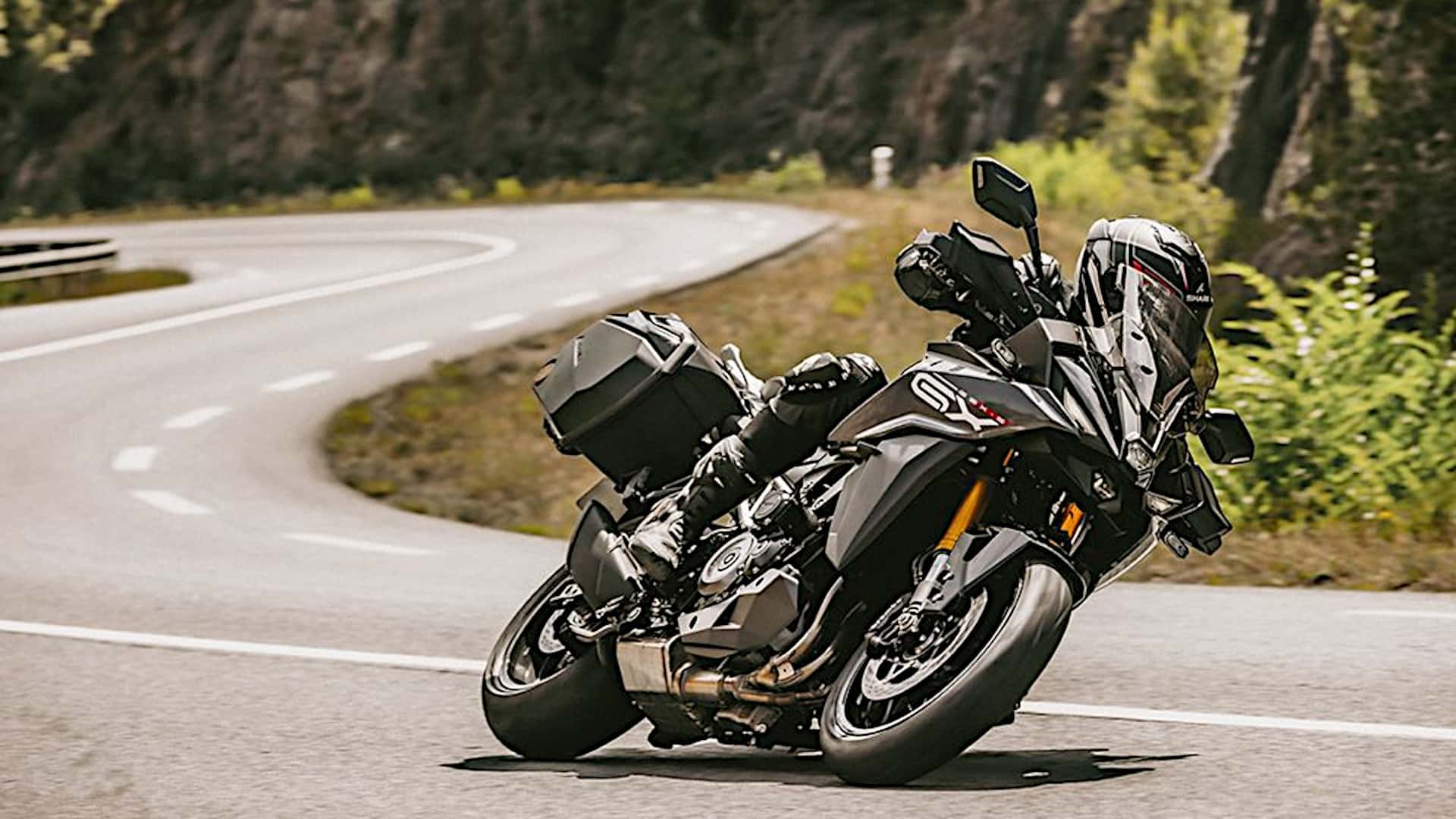 2024 Suzuki GSX-S1000GX: A New Crossover Motorcycle for Adventure ...