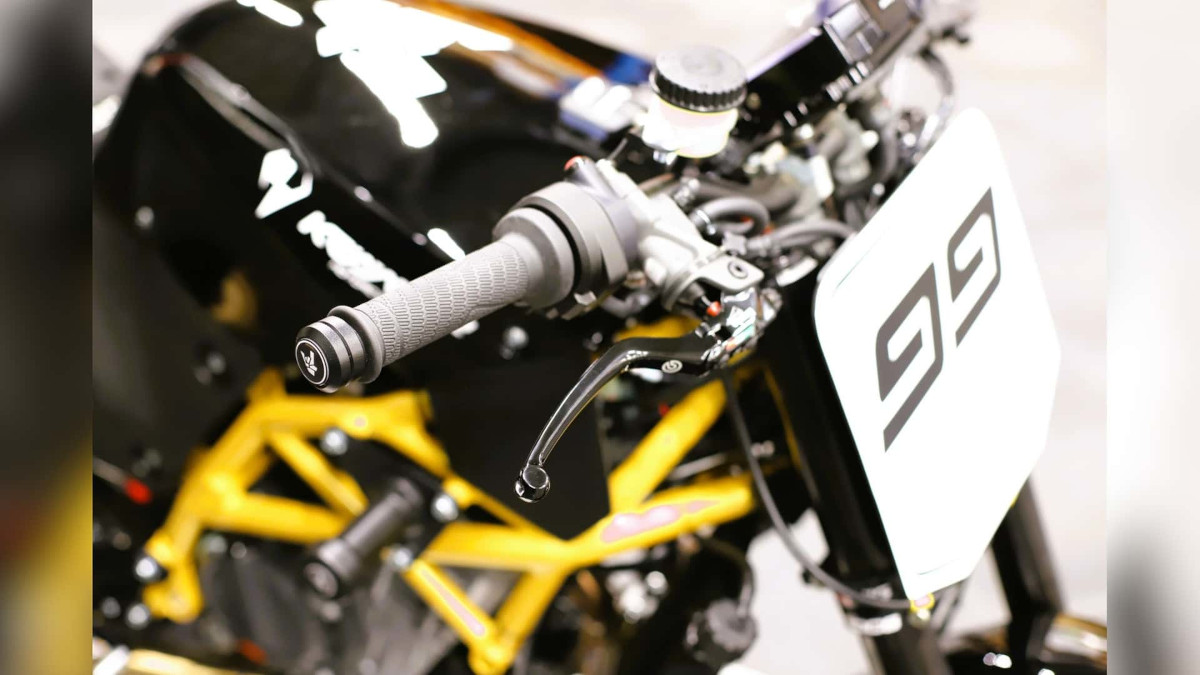 Kramer Brings Its New Super Hooligan Concept: A Ripped-and-Ready Beast ...